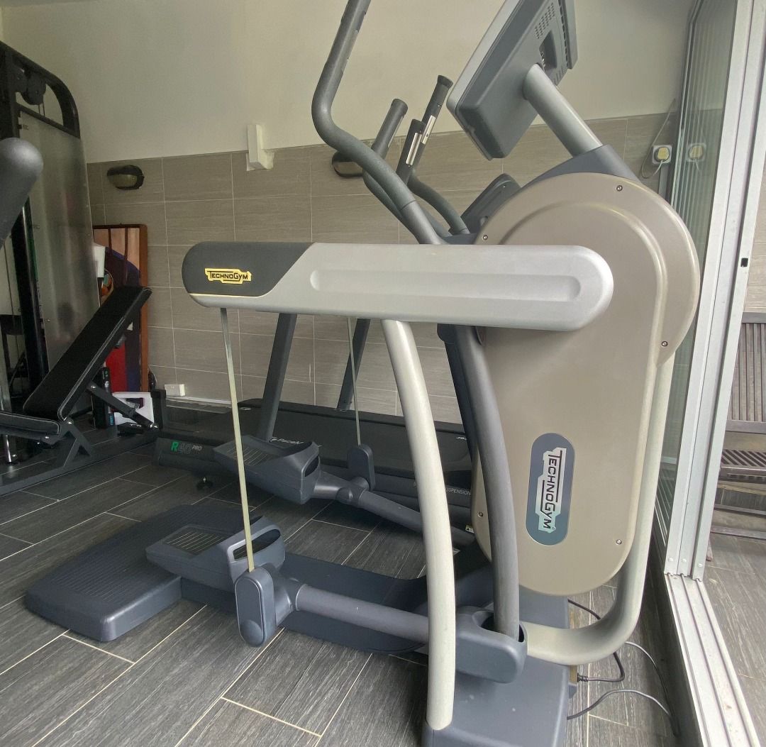 Technogym Excite Vario (Pre-Owned), Sports Equipment, Exercise ...