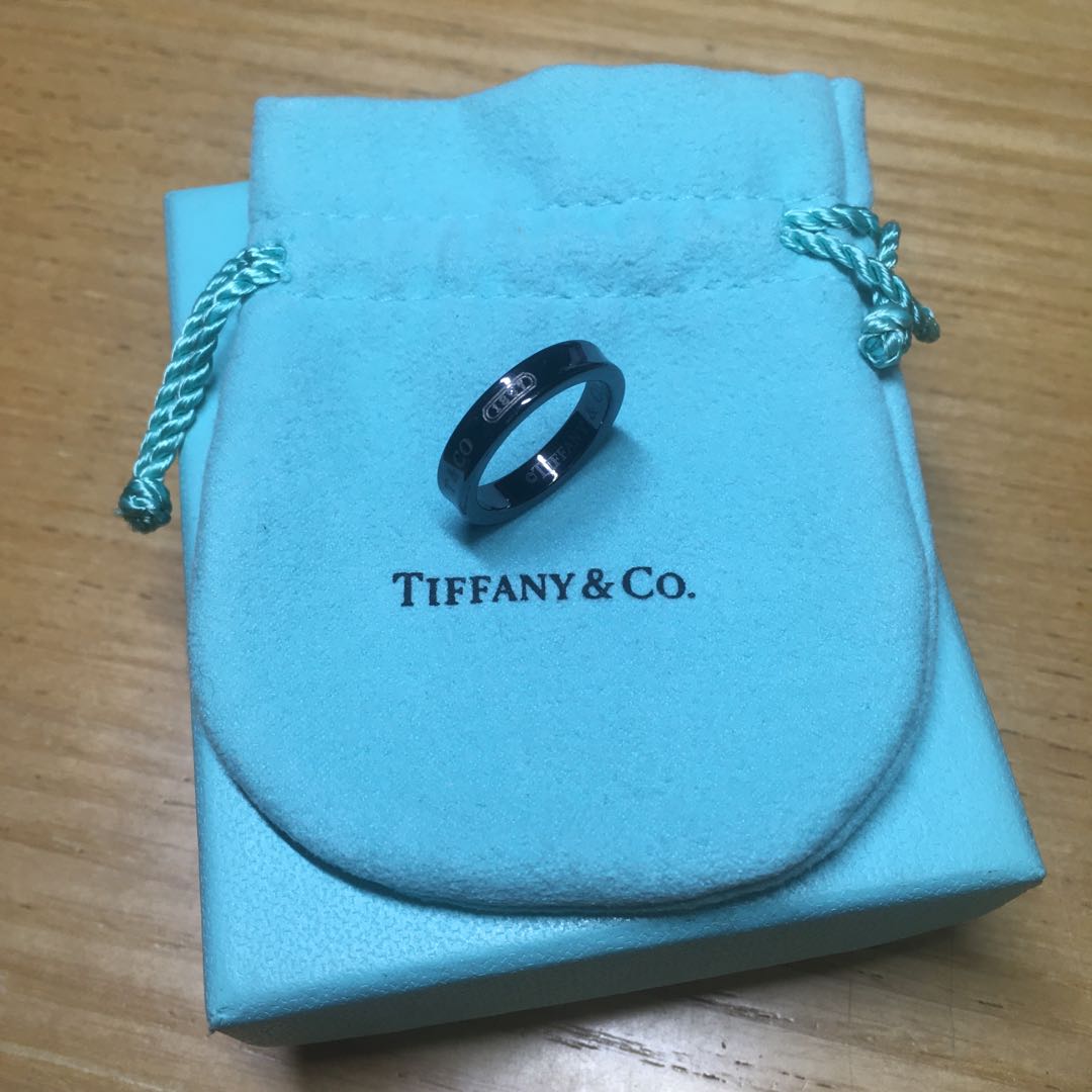 Tiffany & Co. 1837 Ti Rings Black Titanium 戒指 鈦 黑色, 名牌, 飾物及配件 - Carousell
