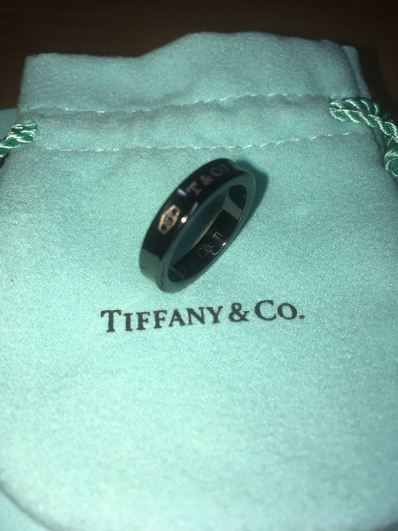 Tiffany & Co. 1837 Ti Rings Black Titanium 戒指 鈦 黑色, 名牌, 飾物及配件 - Carousell