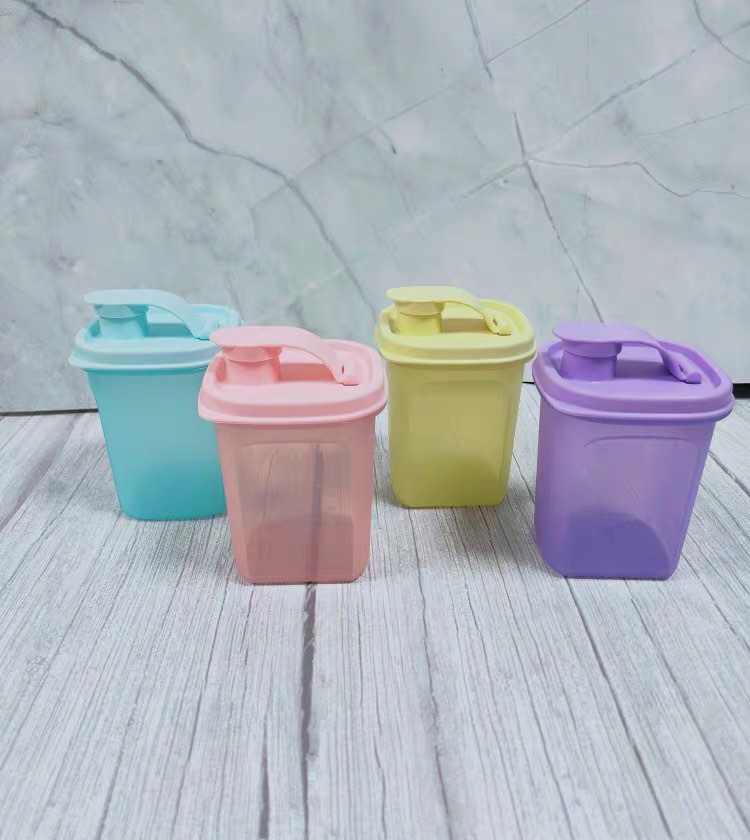 Tupperware 350 ml dispenser, 傢俬＆家居, 廚具和餐具, 濾水器 - Carousell