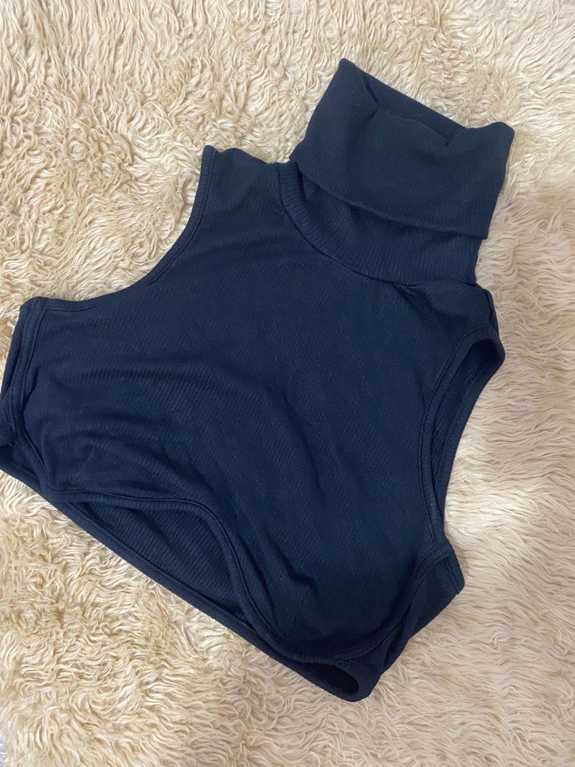 Turtle Neck Tank Top, Women's Fashion, Tops, Sleeveless on Carousell