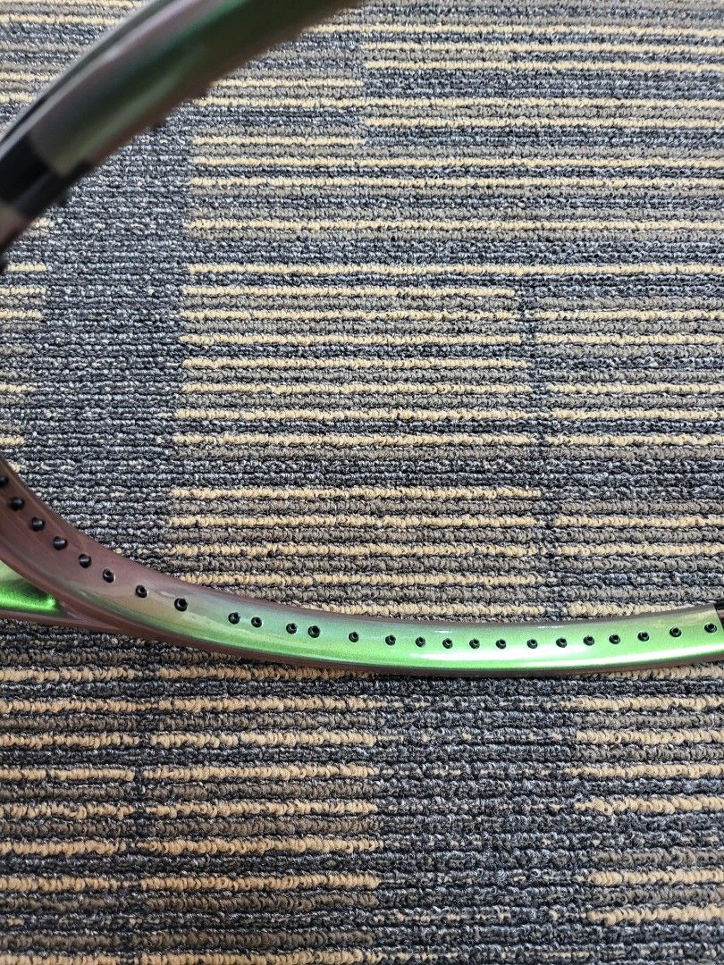 Wilson H22 V8 Prostock, Sports Equipment, Sports & Games, Racket & Ball ...