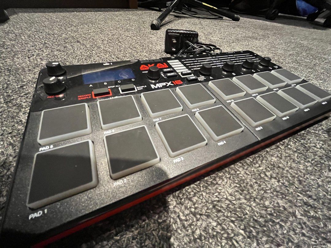 Akai Professional MPX-16, Hobbies & Toys, Music & Media, Musical ...