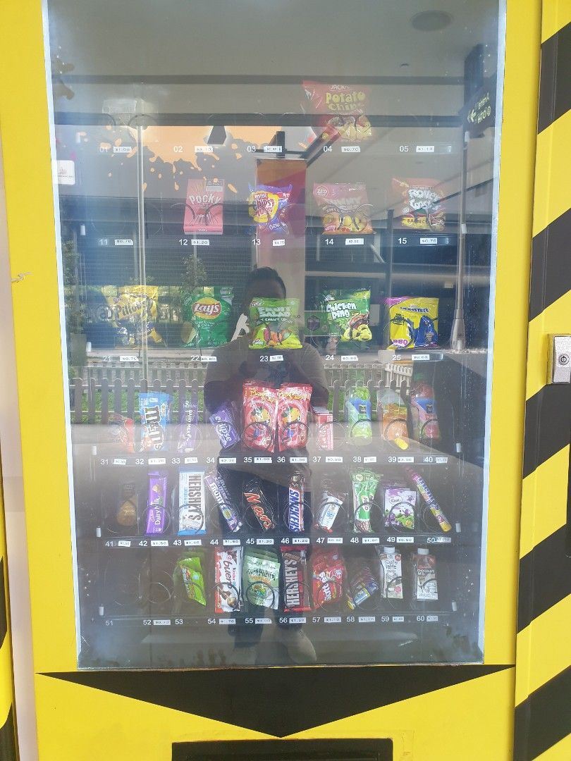 Chilled Combo Vending Machine, TV & Home Appliances, Kitchen Appliances ...