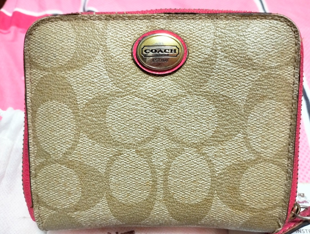 Coach wallet, Women's Fashion, Bags & Wallets, Wallets & Card Holders ...