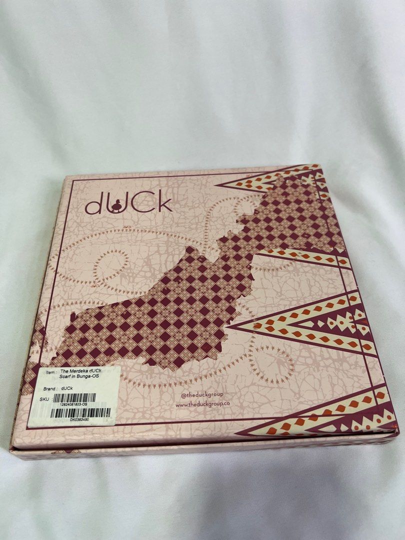 dUCk The Merdeka in Bunga Shawl, Women's Fashion, Muslimah Fashion ...