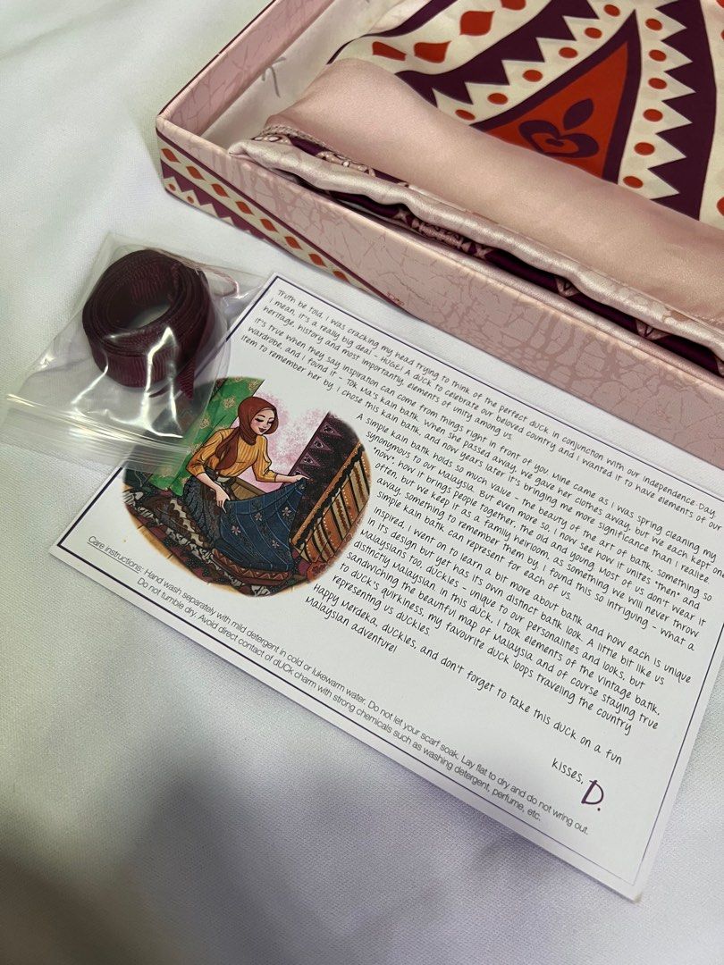 dUCk The Merdeka in Bunga Shawl, Women's Fashion, Muslimah Fashion ...