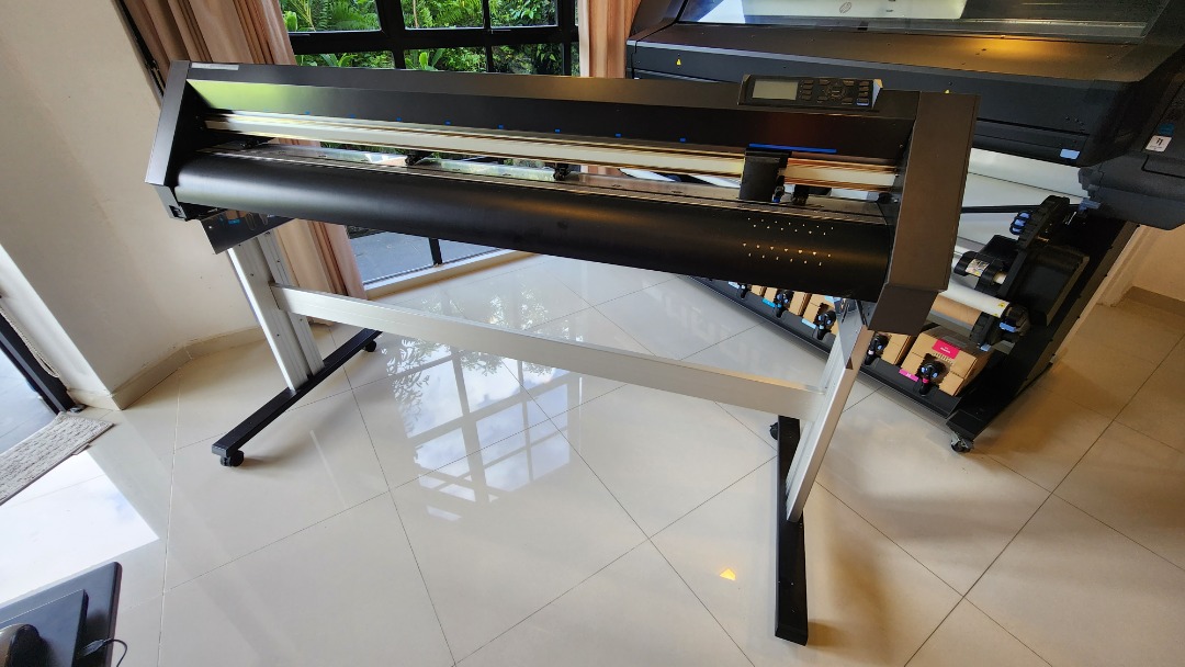 GRAPHTEC CE7000-160 CUTTER WITH STAND, Computers & Tech, Printers ...