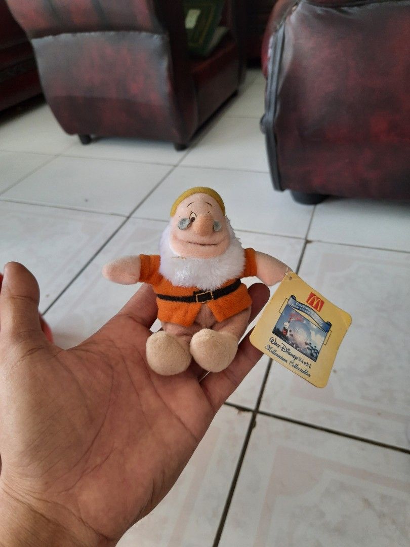 Happy meal doc dwarfs (milenium collectables), Toys & Collectibles ...