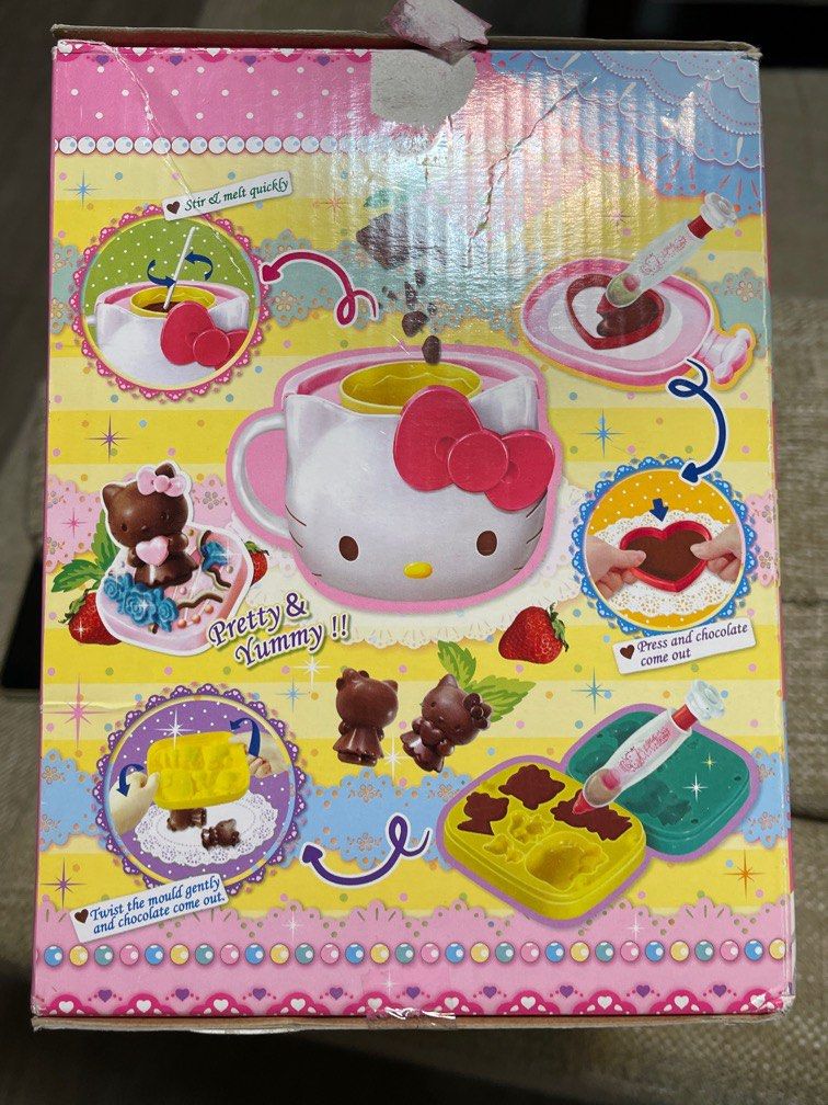 Hello Kitty bakery set, 興趣及遊戲, 玩具 & 遊戲類 - Carousell