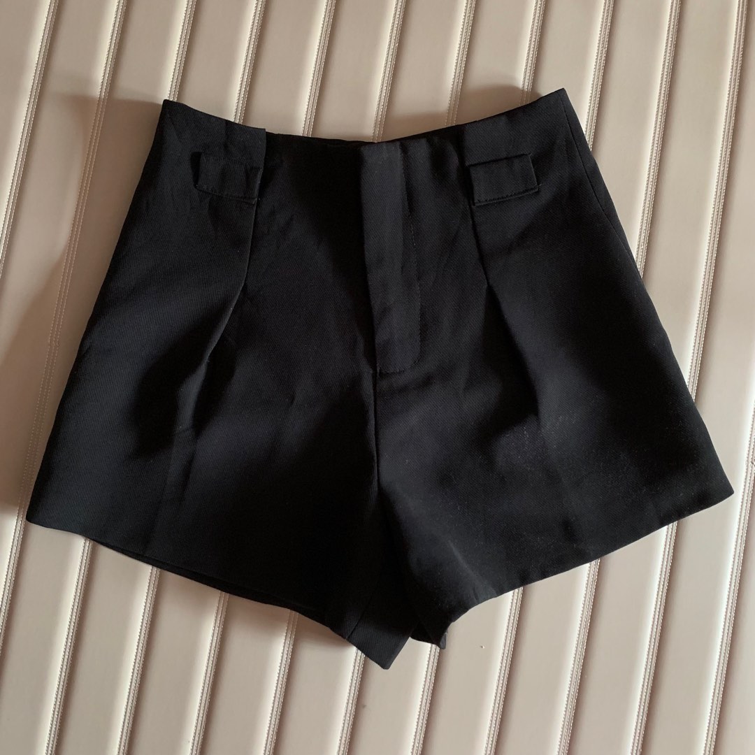 HW black formal shorts, Women's Fashion, Bottoms, Shorts on Carousell