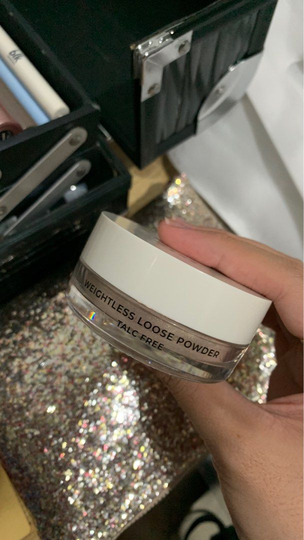 Issy and Co. Loose Powder (Radiant Finish), Beauty & Personal Care ...