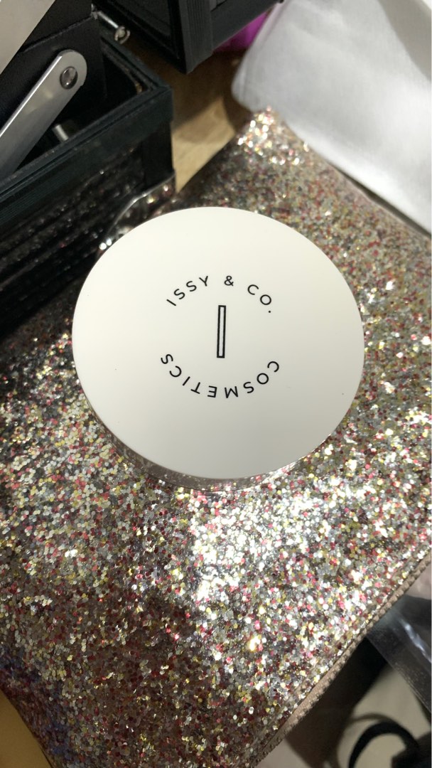 Issy and Co. Loose Powder (Radiant Finish), Beauty & Personal Care ...