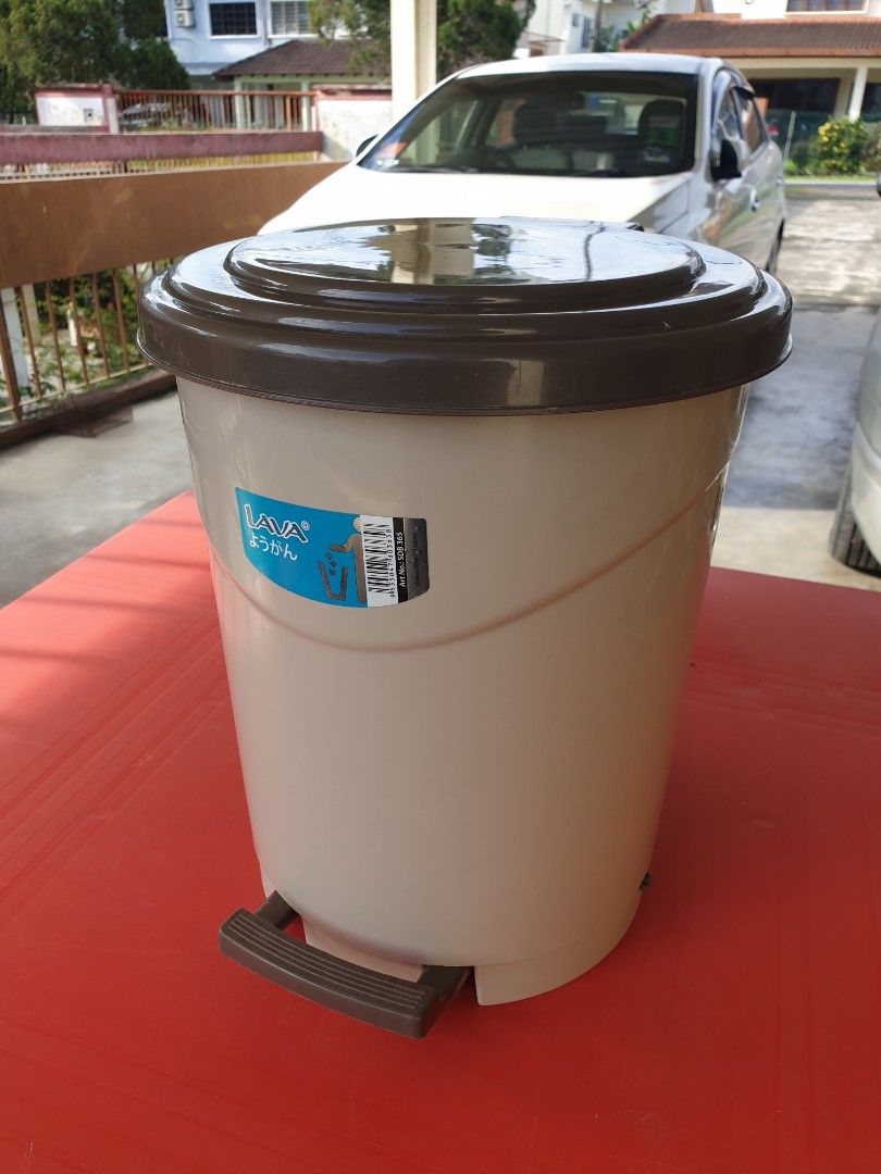LAVA round step dustbin waste bin, Furniture & Home Living, Cleaning ...