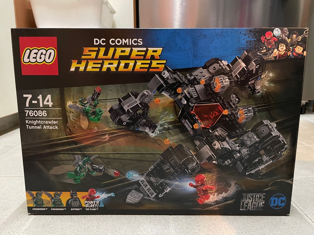 LEGO 76086 Knightcrawler Tunnel Attack, Hobbies & Toys, Toys & Games on ...