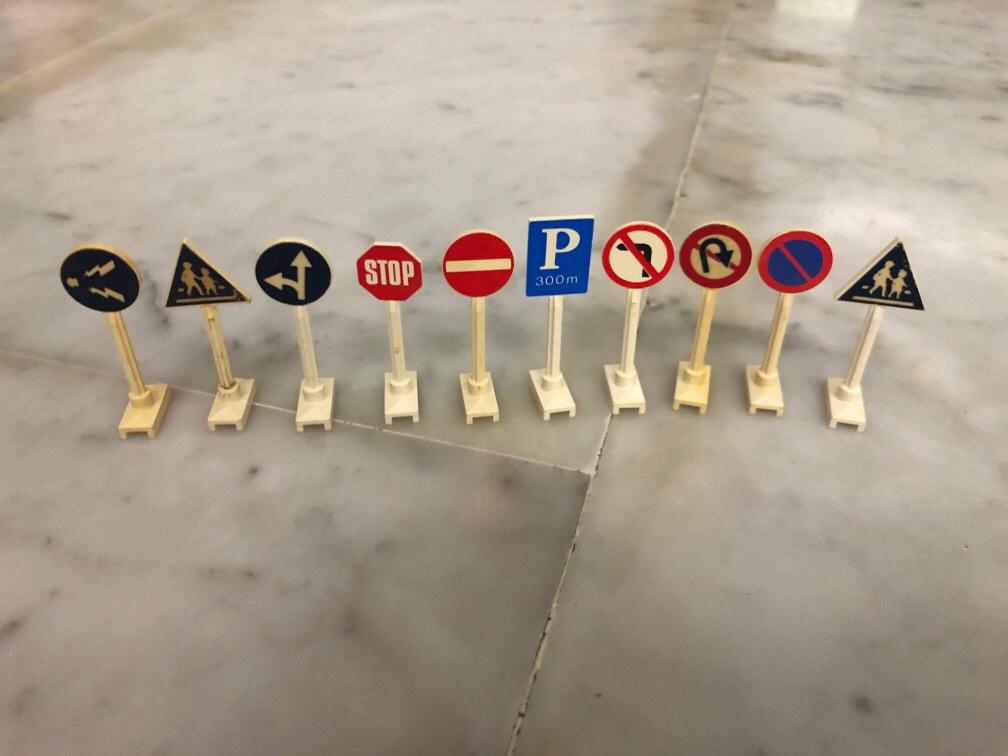 Lego Road Signs, Hobbies & Toys, Toys & Games on Carousell