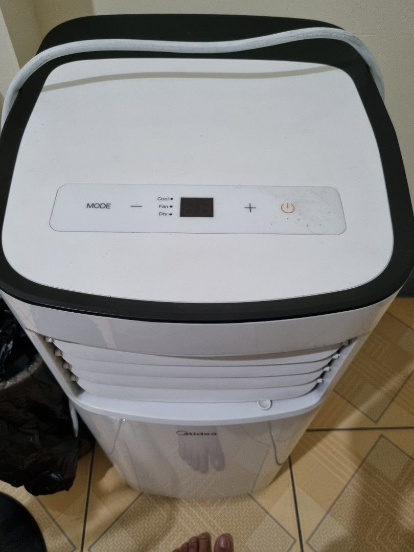 Midea 1HP Portable Aircon, TV & Home Appliances, Air Conditioning and ...