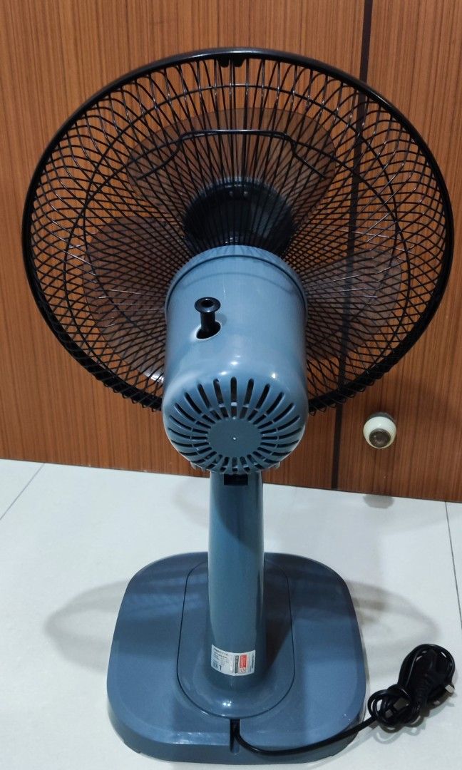 Mistral 12" table fan, Furniture & Home Living, Lighting & Fans, Fans ...