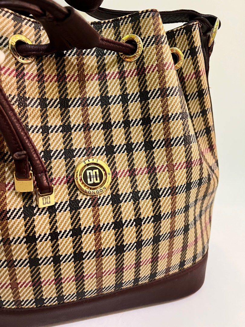 Original Daks Sling Bag, Women's Fashion, Bags & Wallets, Cross-body Bags on Carousell