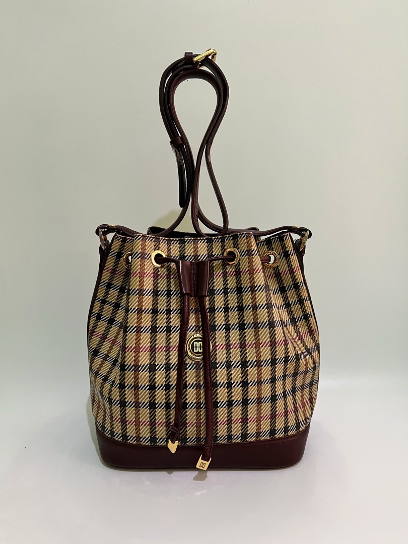 Original Daks Sling Bag, Women's Fashion, Bags & Wallets, Cross-body Bags on Carousell