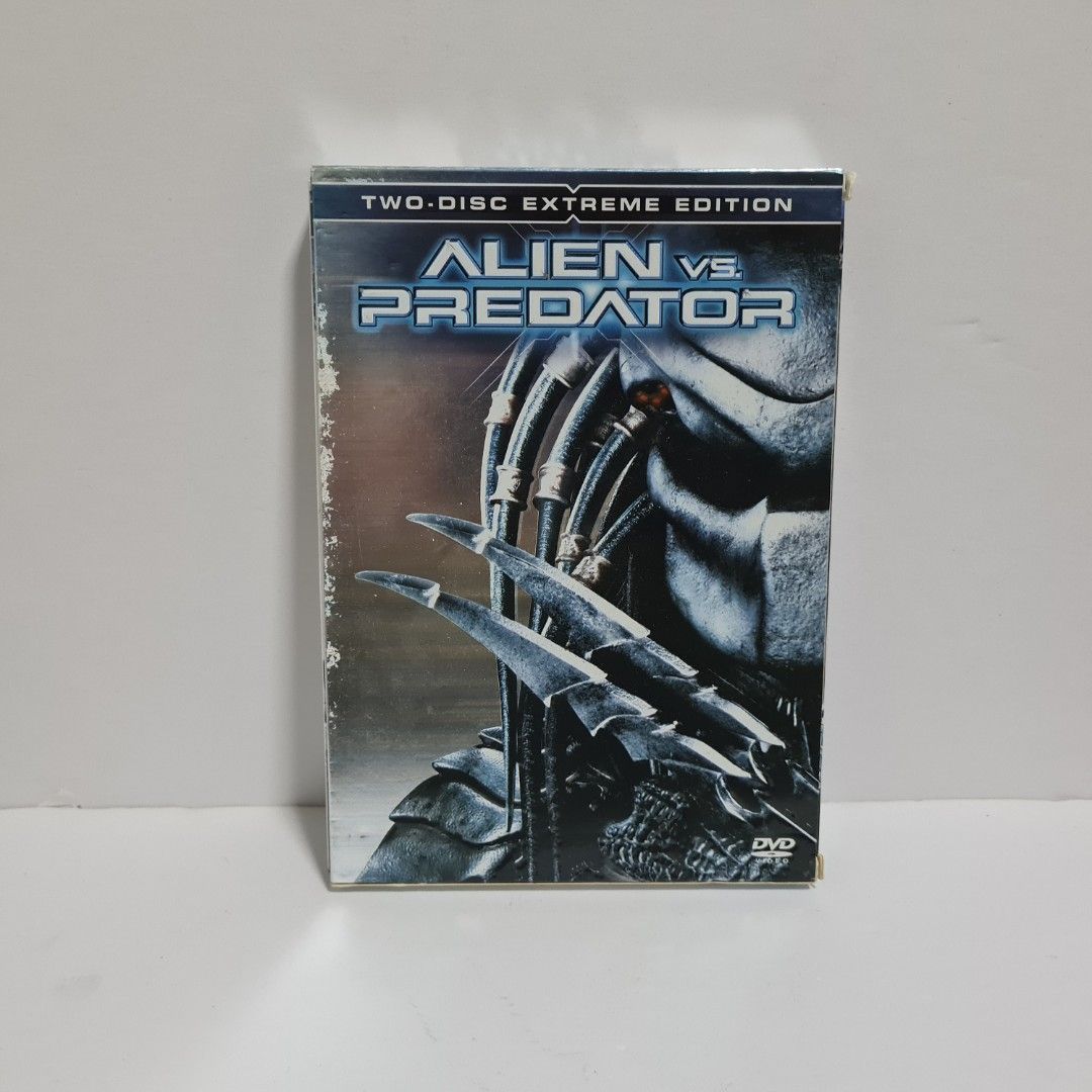 [Pre-Owned] Aliens Vs Predators Two Disc Extreme Edition DVD, Hobbies ...