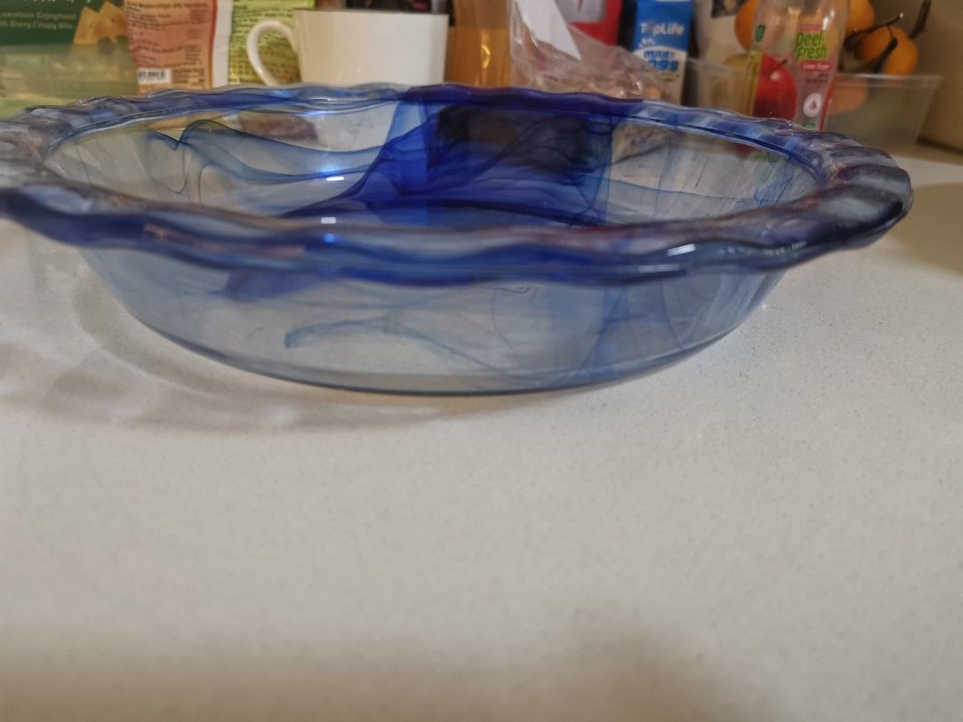 Pyrex 24cm round baking dish, Furniture & Home Living, Kitchenware ...