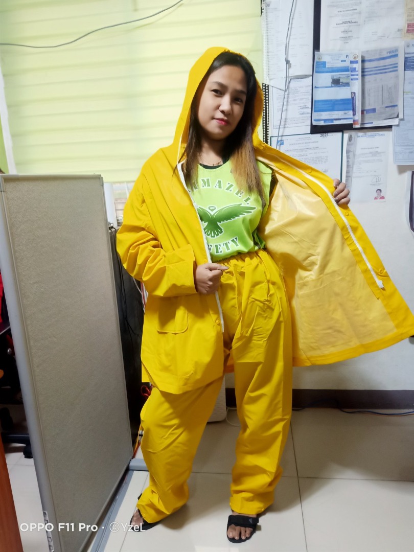 RAINCOAT, Men's Fashion, Coats, Jackets and Outerwear on Carousell