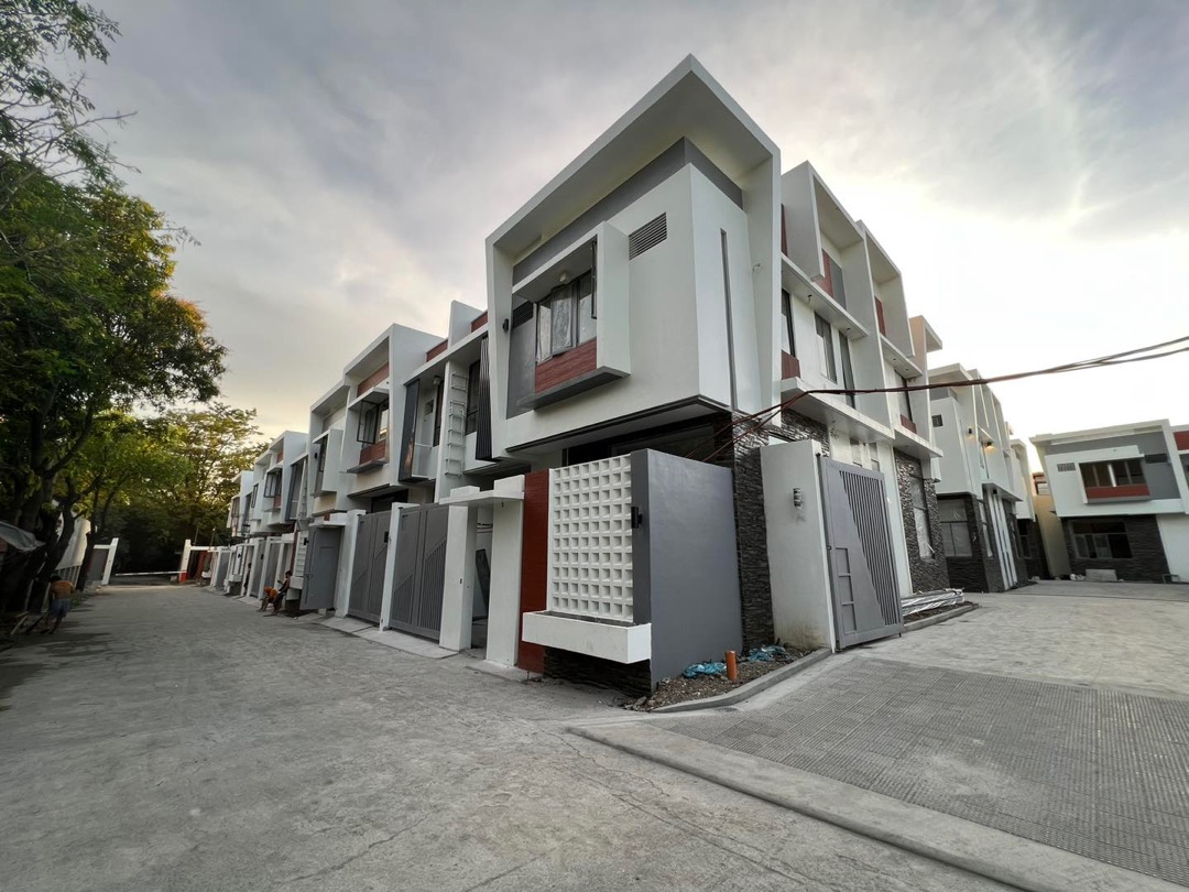 Ready for occupancy 3-bedroom 2 storey townhouse in Project 8 QC with ...