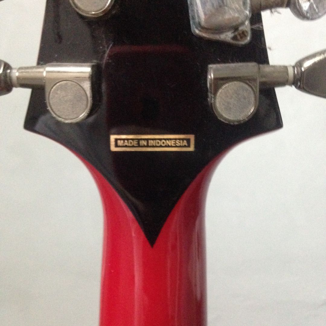 samick elvira red electric guitar, Hobbies & Toys, Music & Media ...