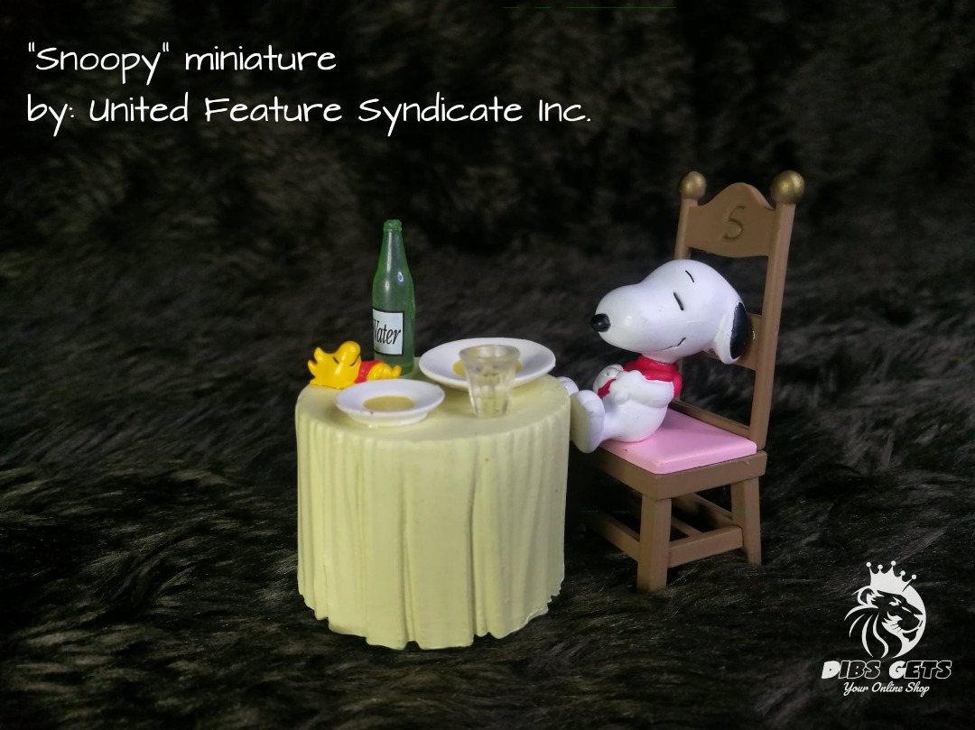 Snoopy miniature by: United Feature Syndicate Inc., Hobbies & Toys ...