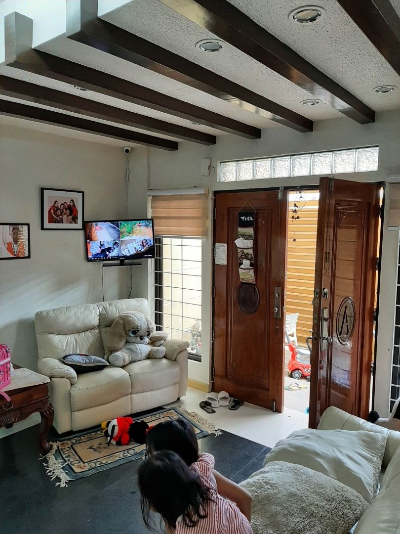 THREE STOREY 4 BEDROOMS 8 CAR GARAGE HOUSE & LOT INSIDE AN EXECUTIVE ...