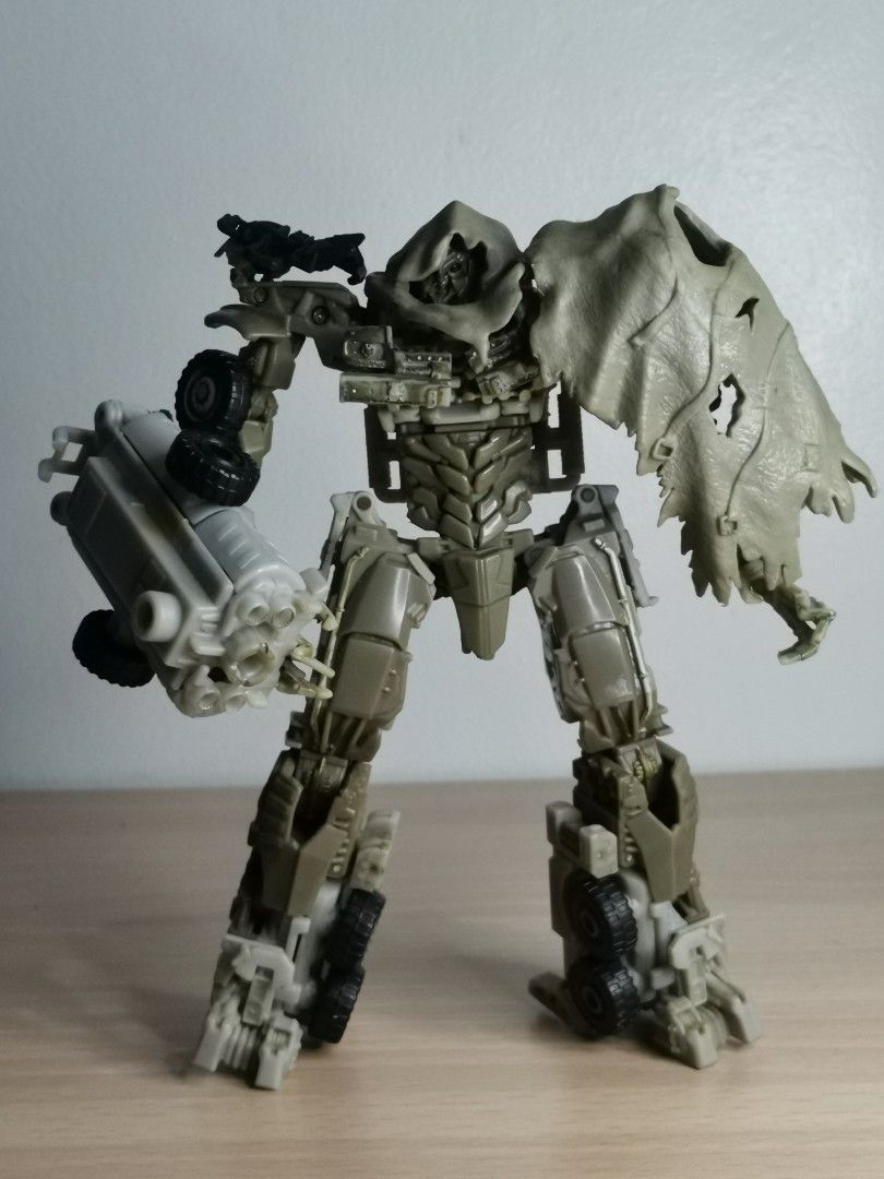 Transformers DOTM Voyager Class Megatron, Hobbies & Toys, Toys & Games ...