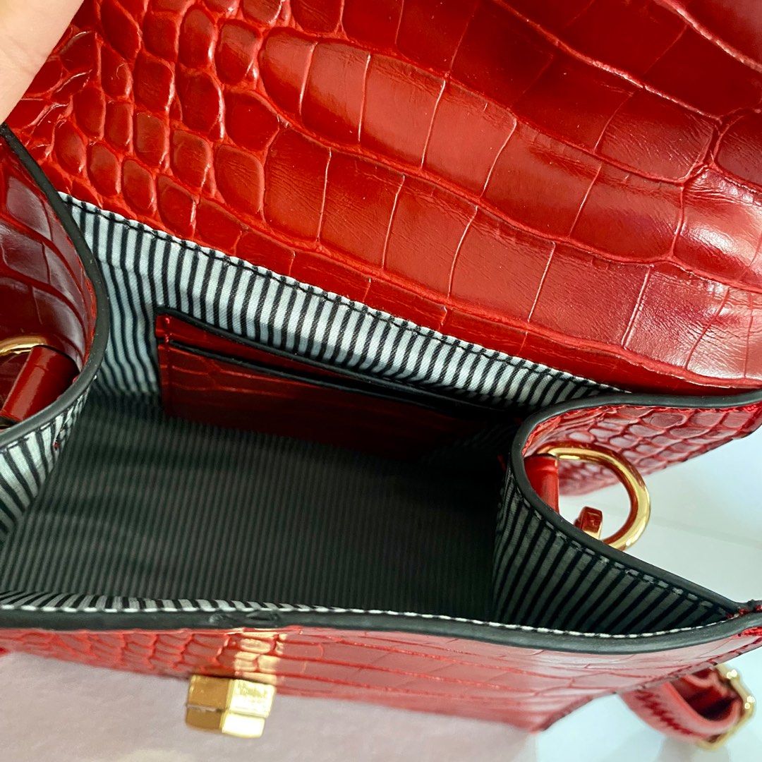 Trapezoid Shaped Leather Shoulder Bag, Women's Fashion, Bags & Wallets ...