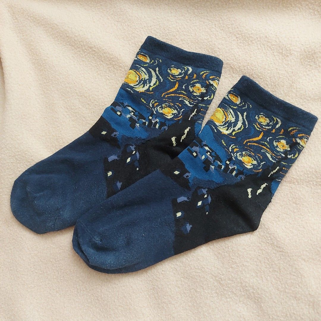 [FREEBIE] Van Gogh Starry Night socks, Women's Fashion, Watches ...