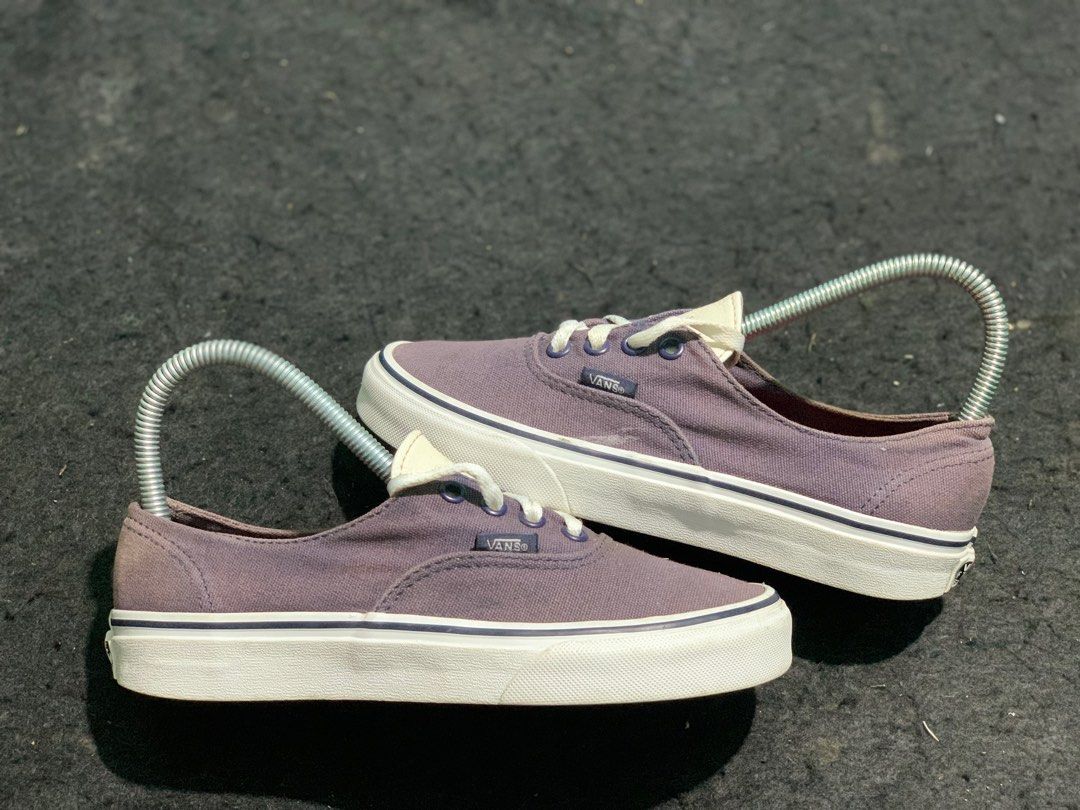 Vans Authentic Original, Fesyen Pria, Sepatu , Sneakers di Carousell
