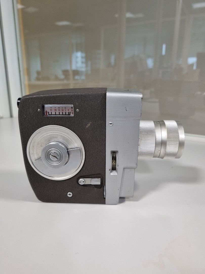 Vintage Cineland Movie Camera (1960s), Photography, Cameras on Carousell