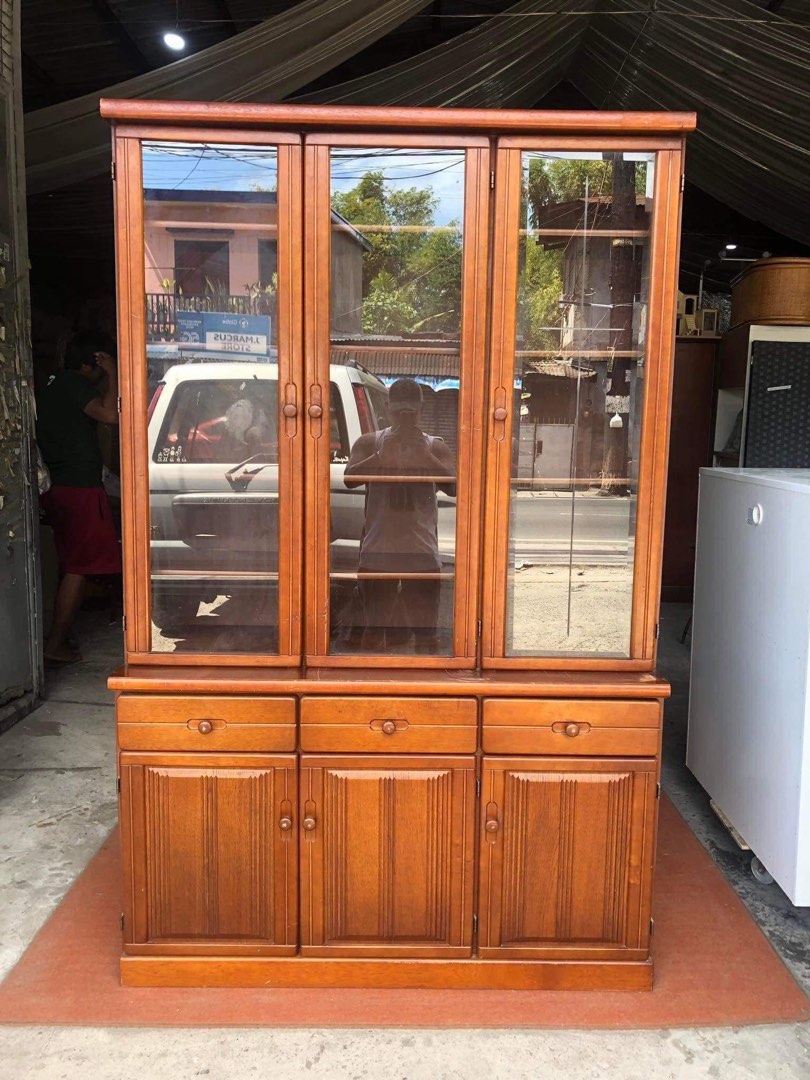 Wooden 3-door display cabinet / platera 47L x 18W x 75H inches Glass ...