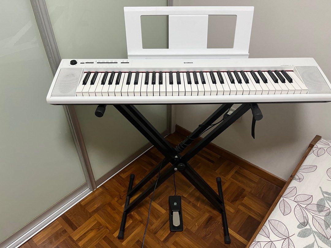 Yamaha Piaggero NP-12 Keyboard White with stand and pedal, Hobbies & Toys, Music & Media ...
