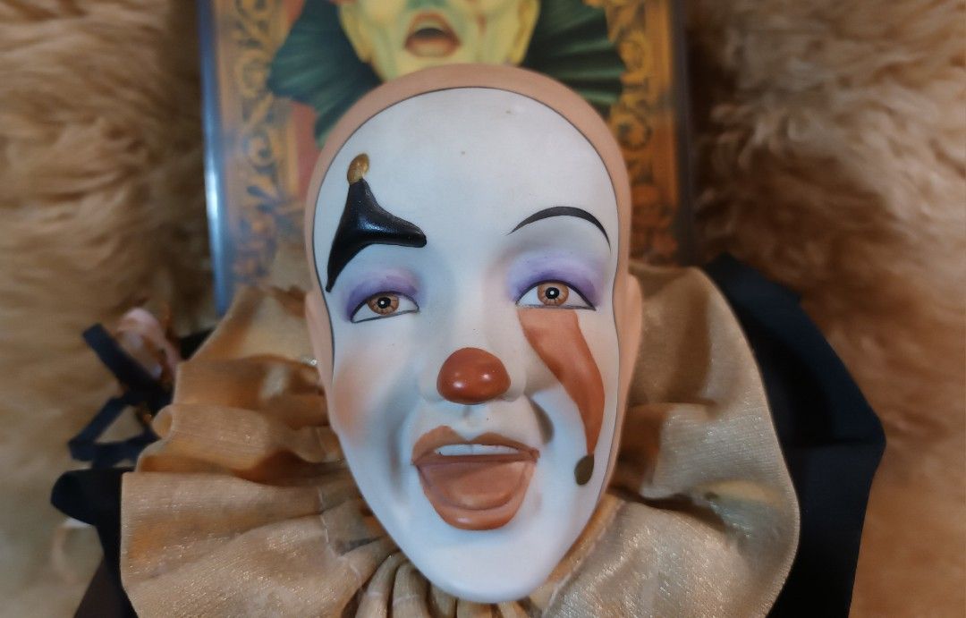 1988 Enesco Pagliacci Limited Edition Musical Jack-in-the-Box, Hobbies ...