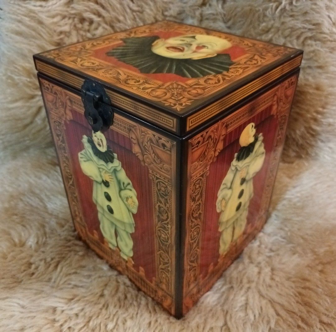 1988 Enesco Pagliacci Limited Edition Musical Jack-in-the-Box, Hobbies ...