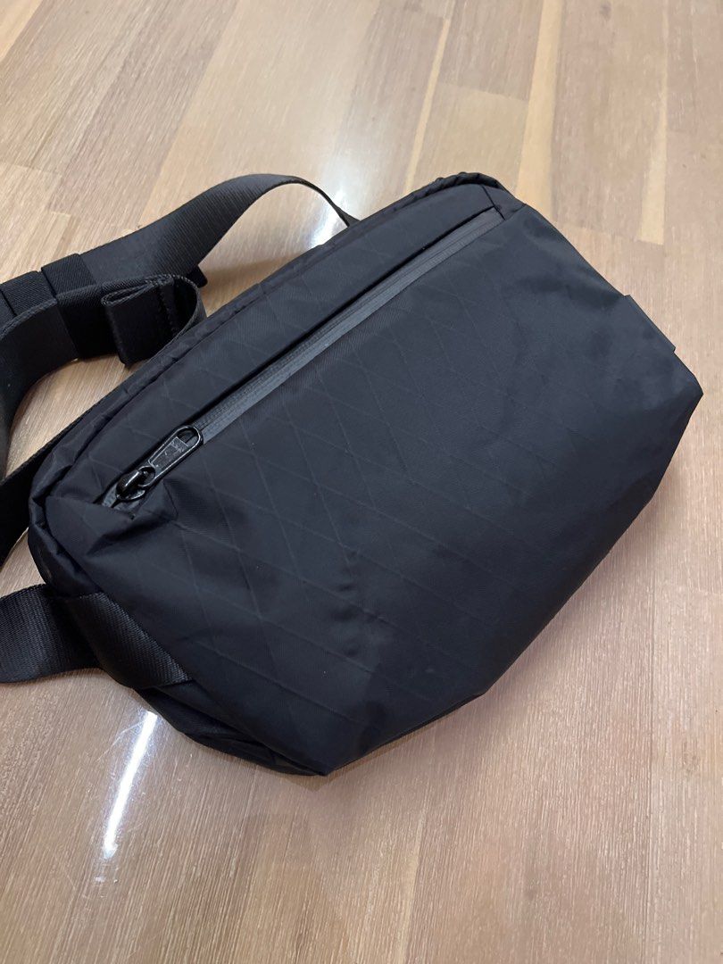 ALPAKA Go Sling Mini Water Resistant Sling Travel Bag (VX21), Men's ...