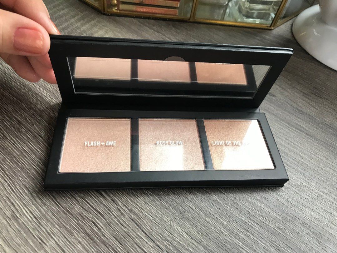 Authentic MAC highlighter palette, Beauty & Personal Care, Face, Makeup ...