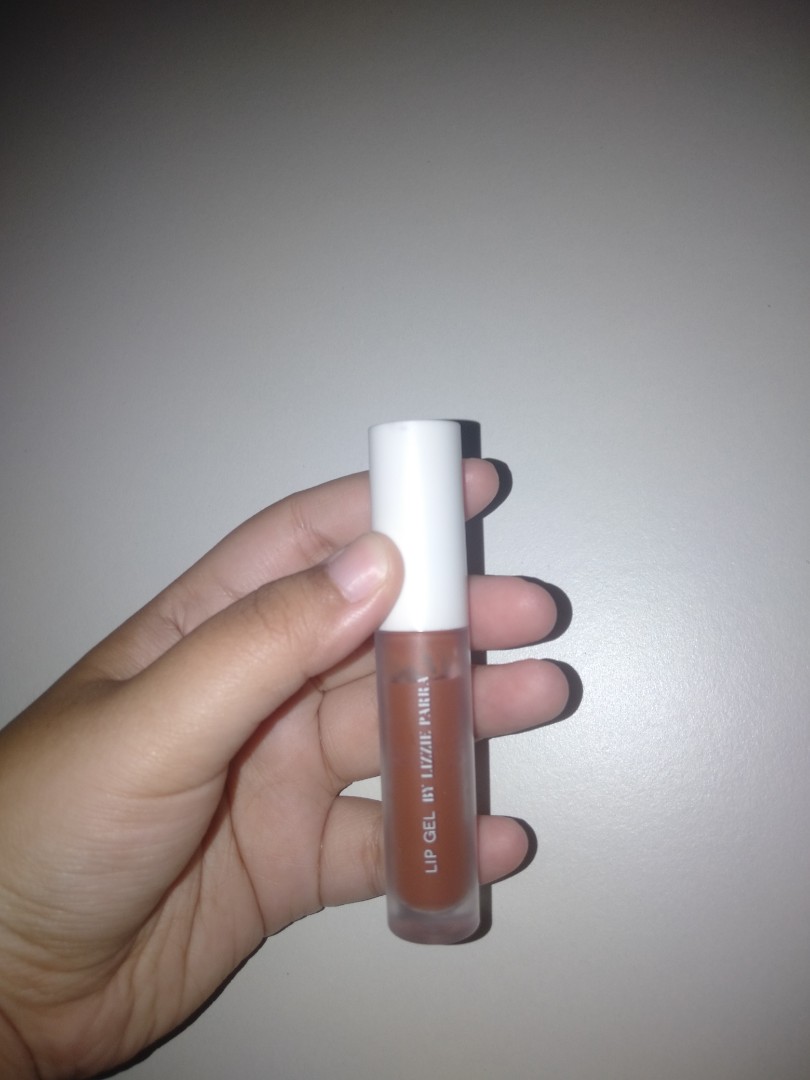 BLP by lizzie parra lip gel shade daylily, Kesehatan & Kecantikan, Rias ...