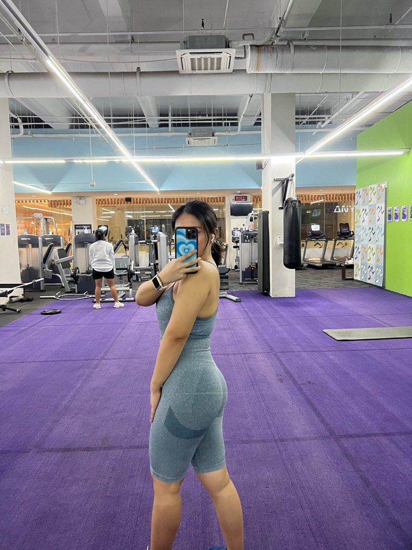 Blue Activewear Workout Set, Women's Fashion, Activewear on Carousell