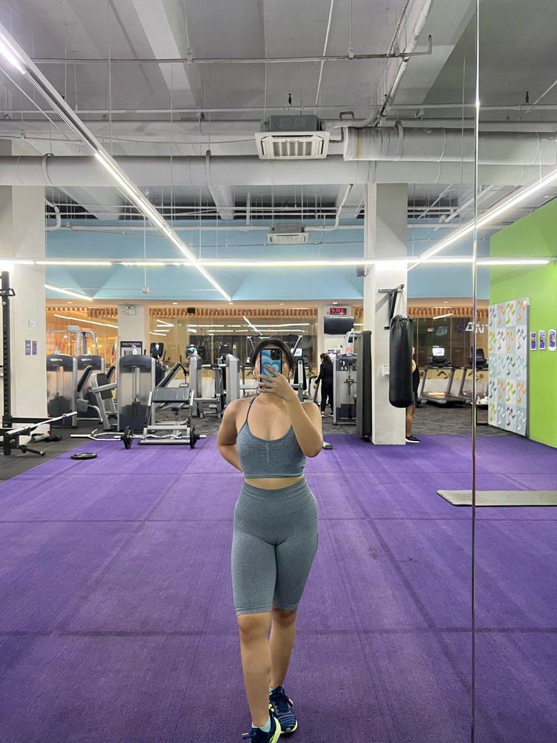 Blue Activewear Workout Set, Women's Fashion, Activewear on Carousell