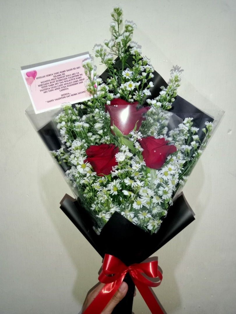 Buket mawar merah asli segar CIMAHI BDG PDLRG, Desain & Kerajinan ...