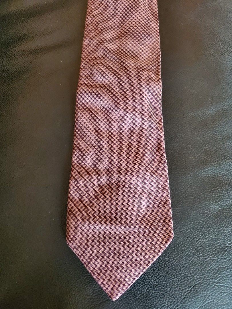 Burberry Ties, Men's Fashion, Watches & Accessories, Ties on Carousell