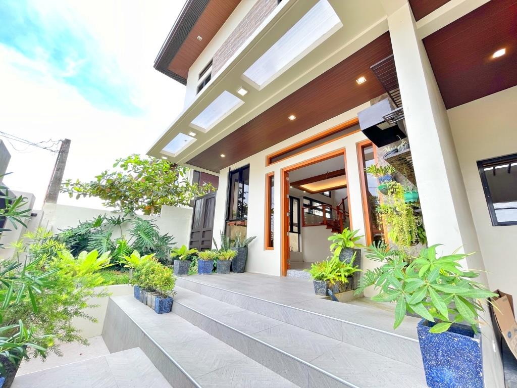 CAPTIVATING TWO STOREY HOUSE FOR SALE IN BF HOMES, Property, For Sale ...