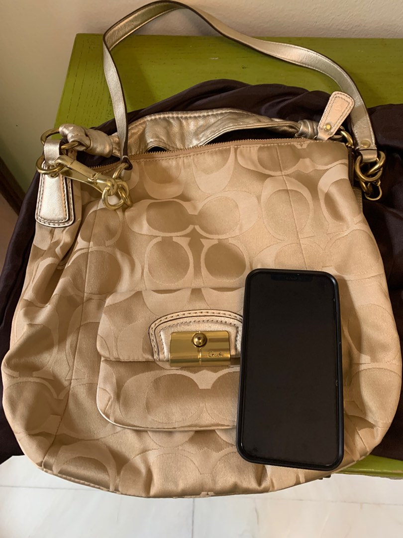 Coach authentic bag, Women's Fashion, Bags & Wallets, Cross-body Bags ...