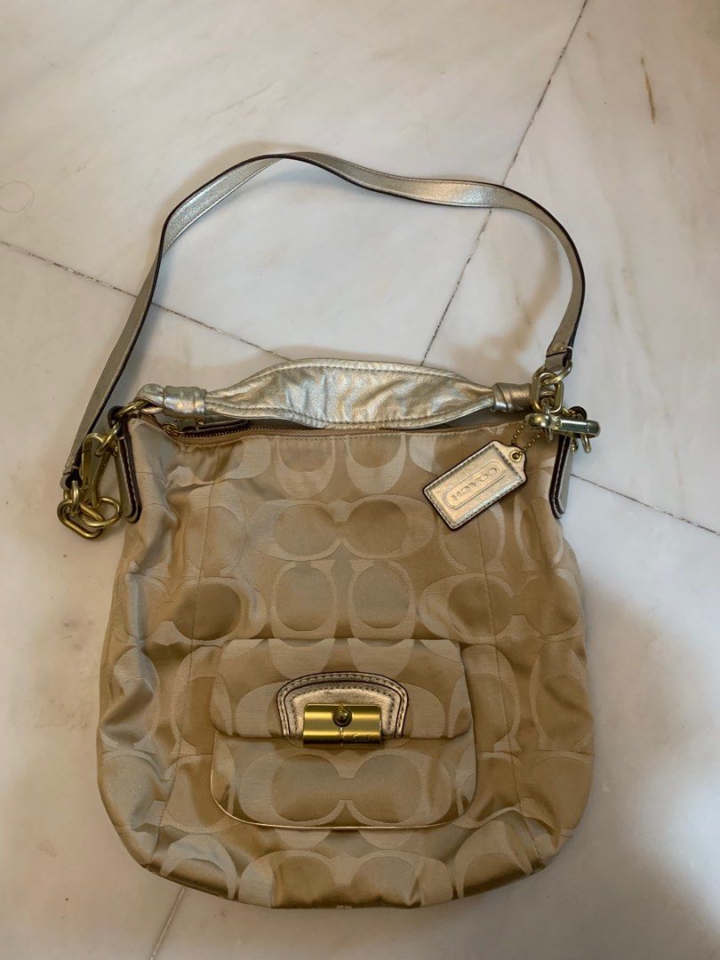 Coach authentic bag, Women's Fashion, Bags & Wallets, Cross-body Bags ...